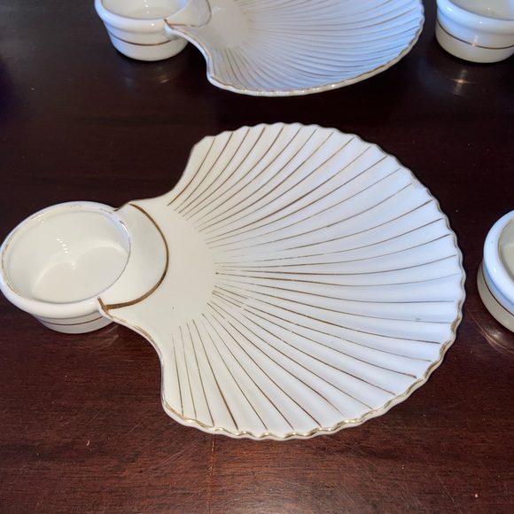 Dining | Vintage Mcm Seafood Ceramic Shell Dishes Plates Attached Cups ...